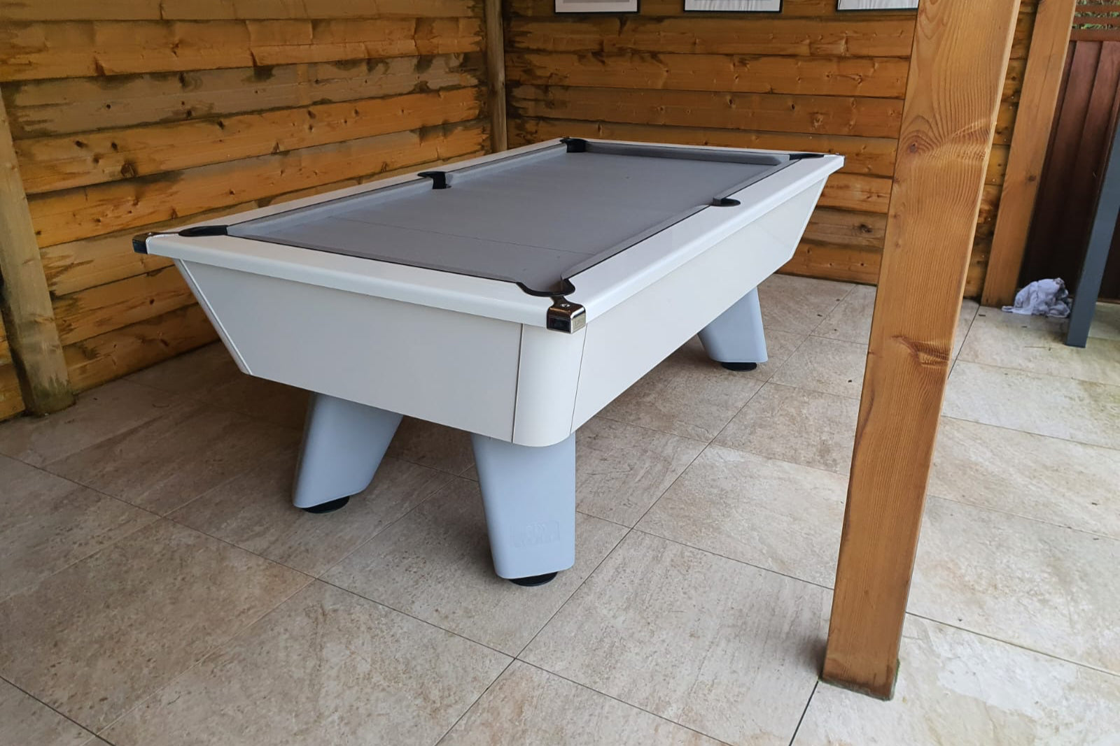 Outdoor CryWolf Gloss White Pool Table and Trim – Man Cave Essentials